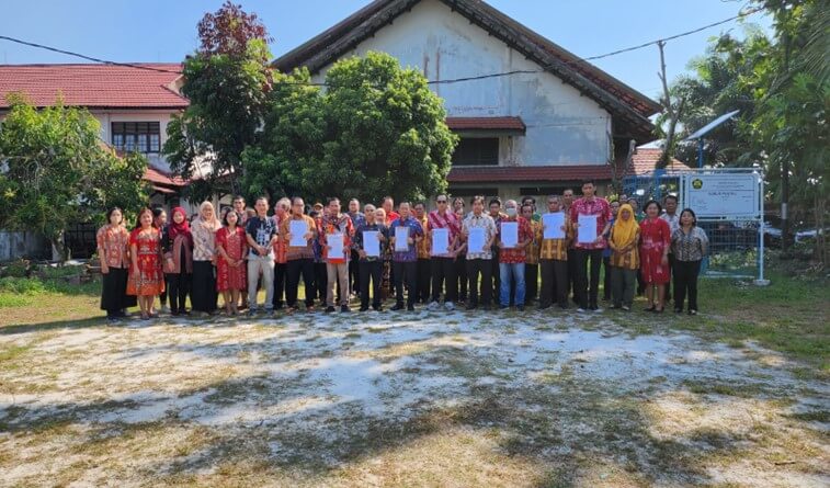 Pembacaan Ikrar dan Penandatanganan Pakta Integritas Netralitas ASN - Dinas Energi dan Sumber ...