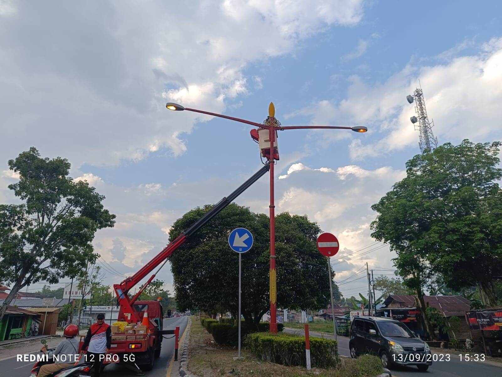 Pemeliharaan dan Perbaikan Lampu Penerangan Jalan Umum (PJU) - Dinas ...
