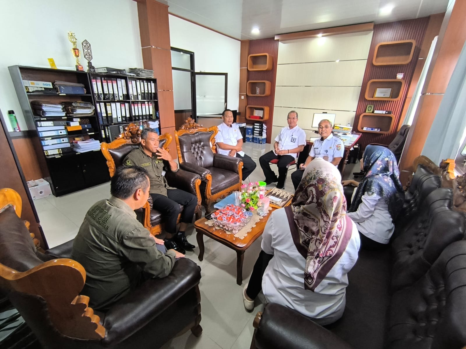 Dinas esdm prov kalteng, menerima kunjungan pemerintah kabupaten seruyan, terkait usulan ...